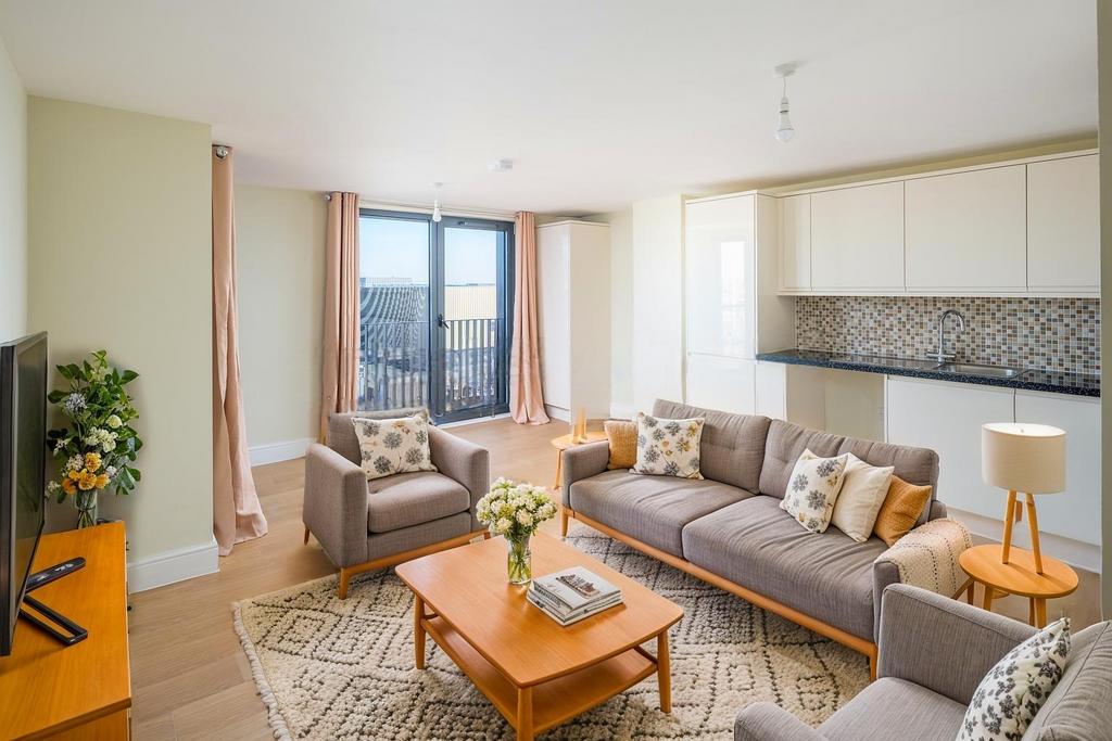 450 High Road, Ilford IG1 1 bed apartment - £1,500 pcm (£346 pw)