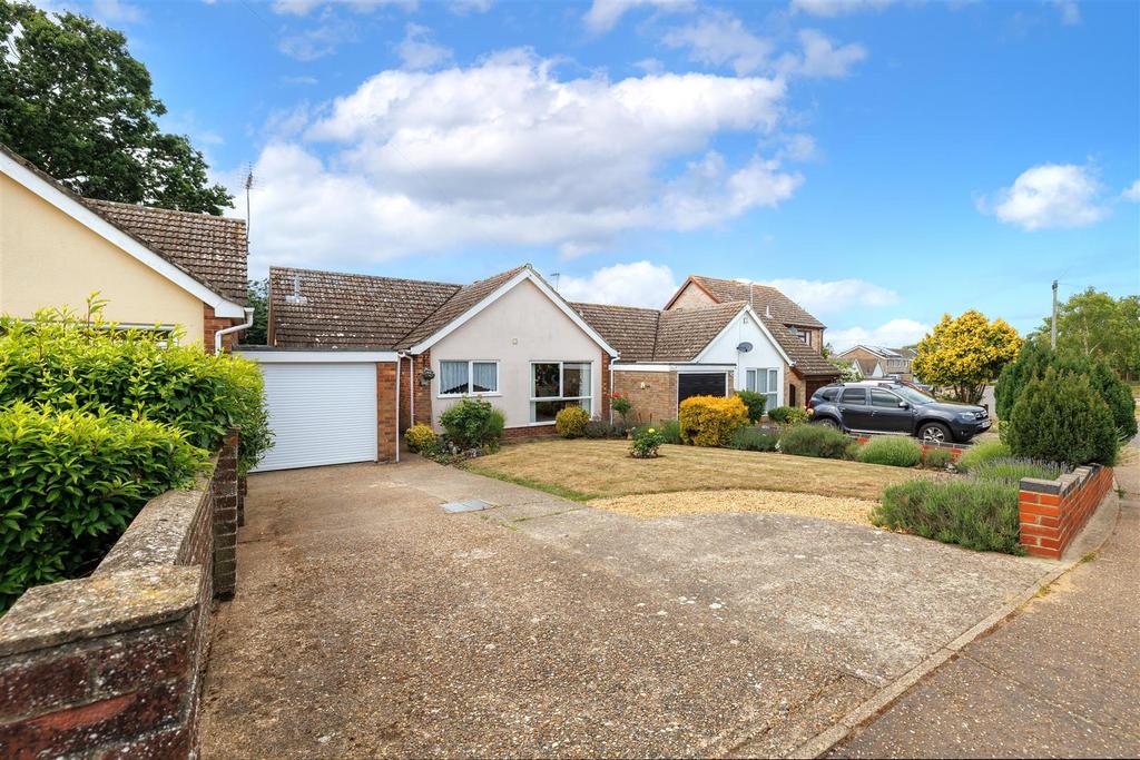 High Leas, Beccles NR34 2 bed semi-detached bungalow - £230,000