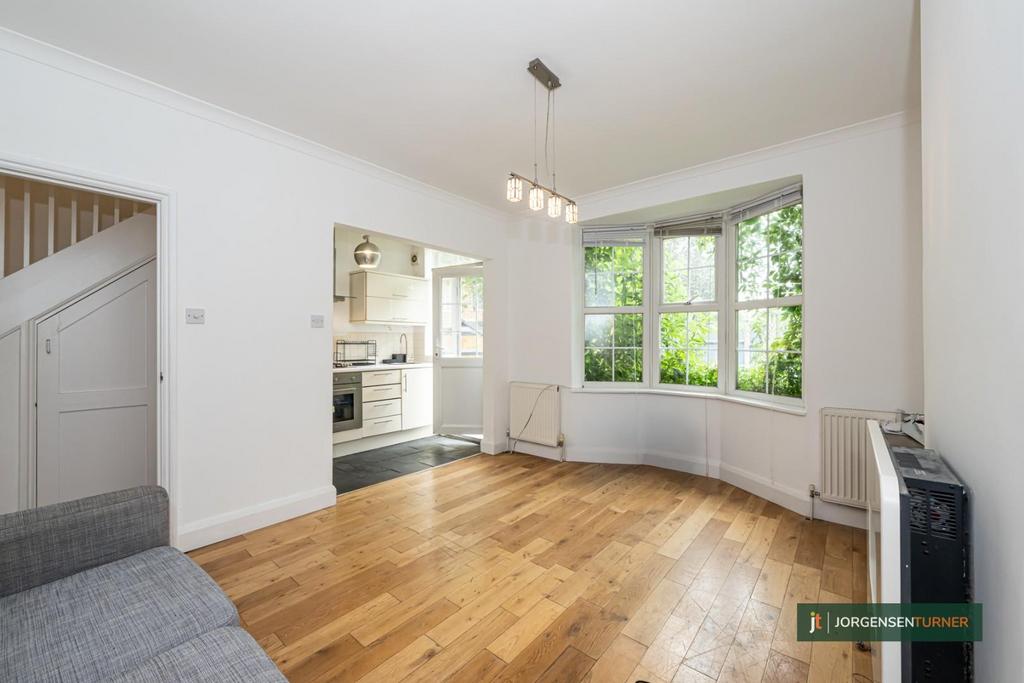 Old Oak Common Lane, East Acton 3 bed house to rent - £2,699 pcm (£623 pw)