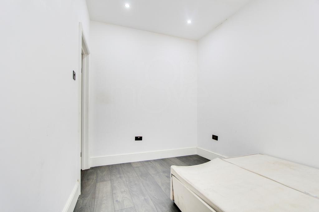 Whitehorse Road, Croydon, CR0 House share - £700 pcm (£162 pw)