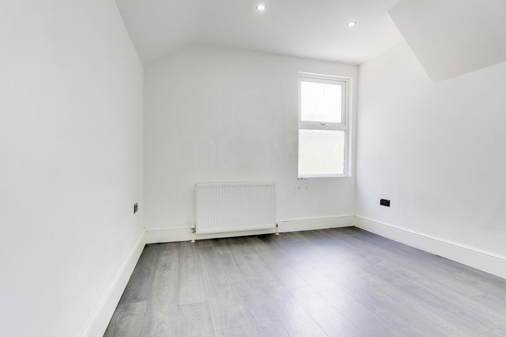 Whitehorse Road, Croydon, CR0 House share - £700 pcm (£162 pw)