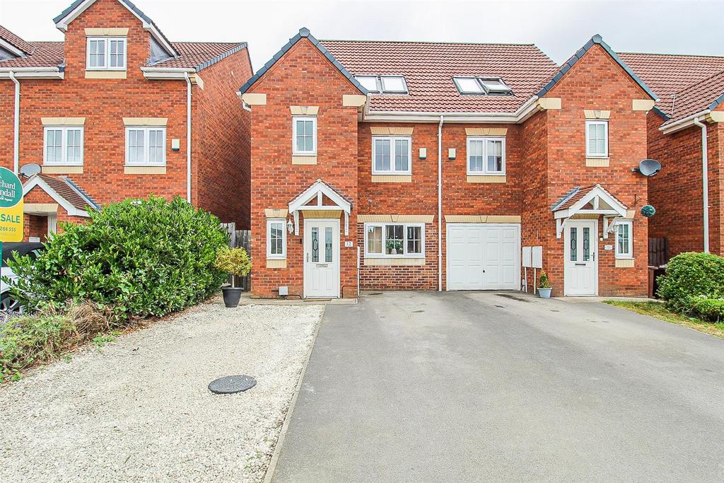Springwell Road, Ossett WF5 4 bed house for sale - £300,000
