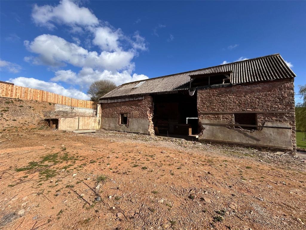 The Old Mill Barn, Longcombe, Totnes 6 bed barn conversion - £200,000