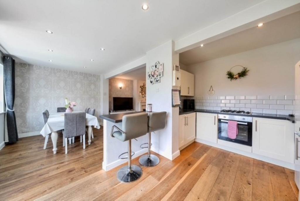 Bexley, DA5 2EJ 3 bed bungalow - £500,000