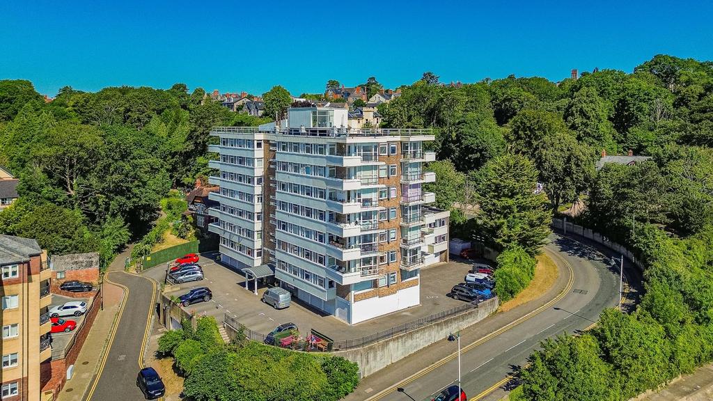 The Esplanade, Penarth CF64 1 bed flat - £850 pcm (£196 pw)