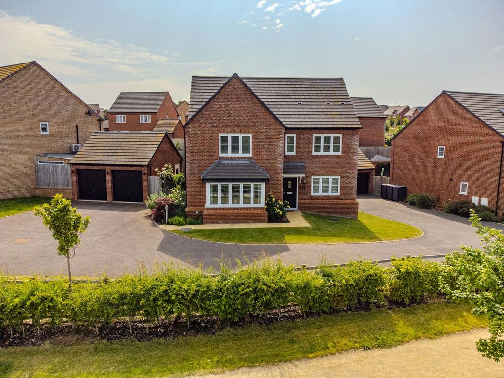 Wellingborough NN8 5 bed detached house for sale - £550,000