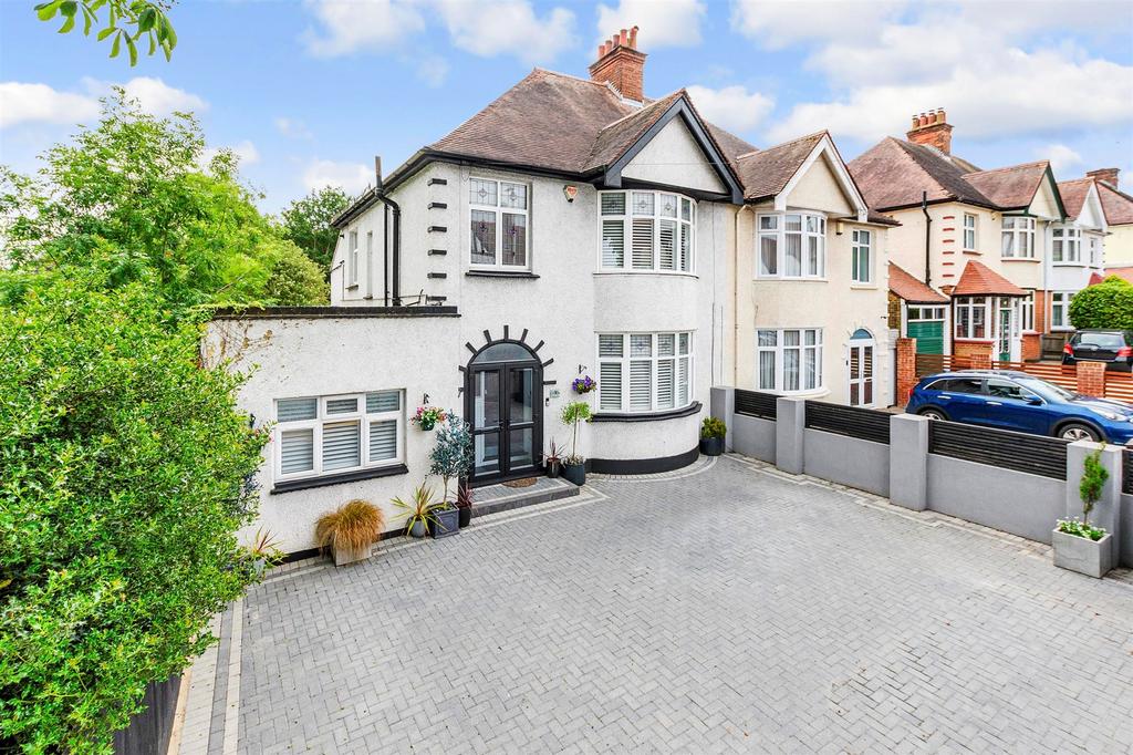 Maidstone Road, Chatham ME4 4 bed semi-detached house - £413,000