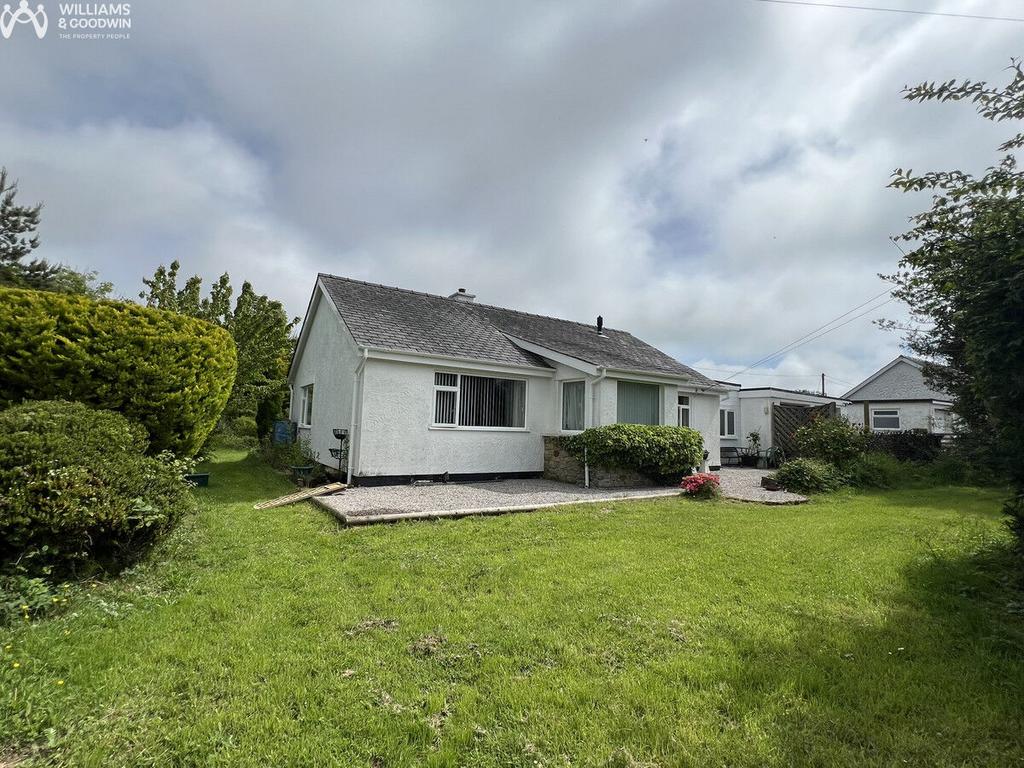 Talwrn, Llangefni, Anglesey, LL77 3 bed detached bungalow for sale - £ ...
