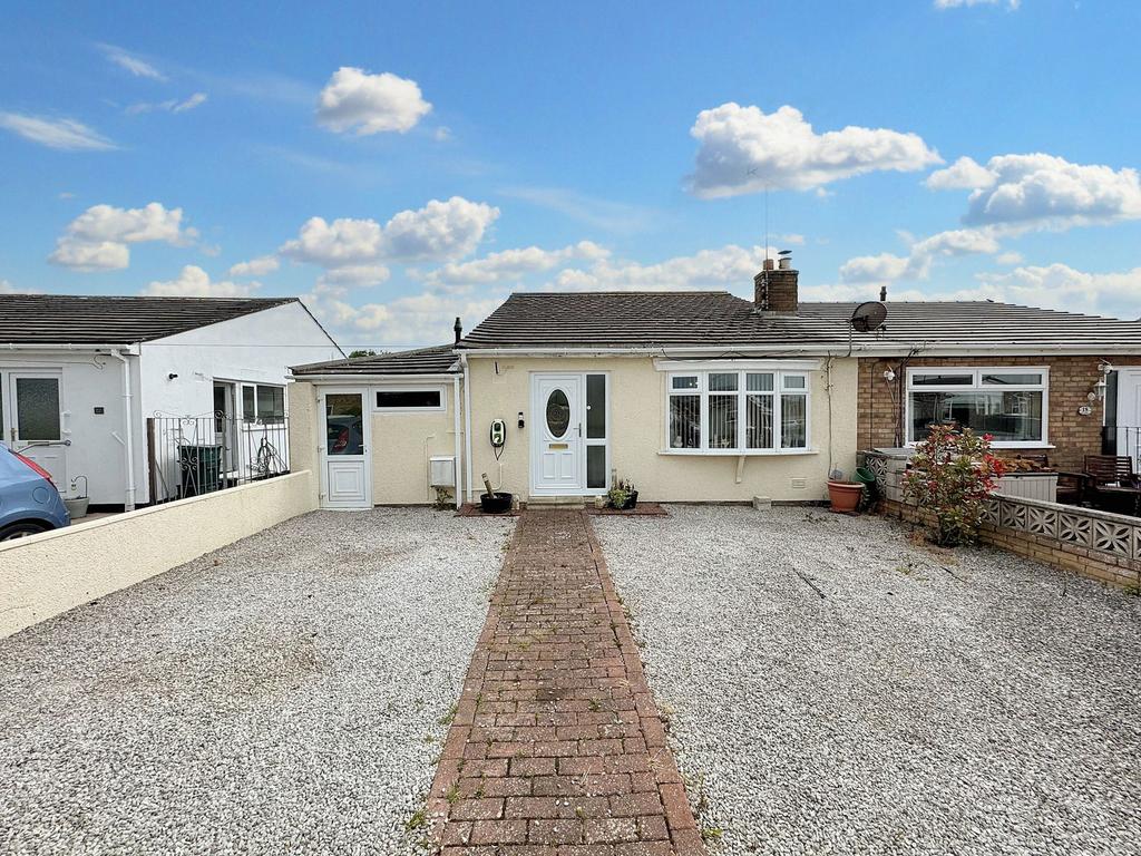 Llys Madoc, Towyn, Conwy, LL22 9NH 3 bed semi-detached bungalow for ...