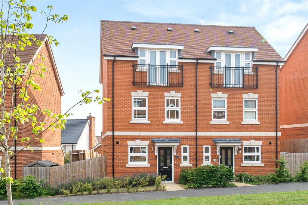 Oak Avenue, Berkshire RG40 3 bed semi-detached house - £550,000