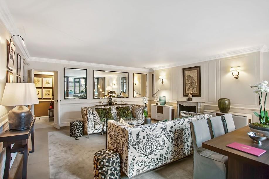 Cadogan Square, London, SW1X 2 bed flat - £10,617 pcm (£2,450 pw)