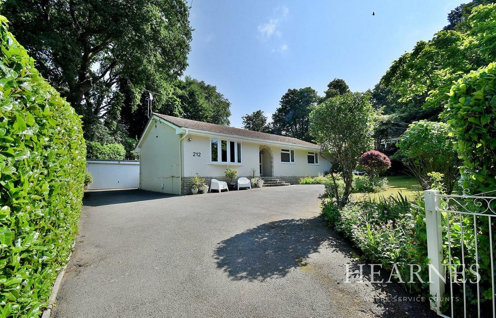 Howeth Road, Bournemouth, BH10 3 bed detached bungalow for sale - £525,000