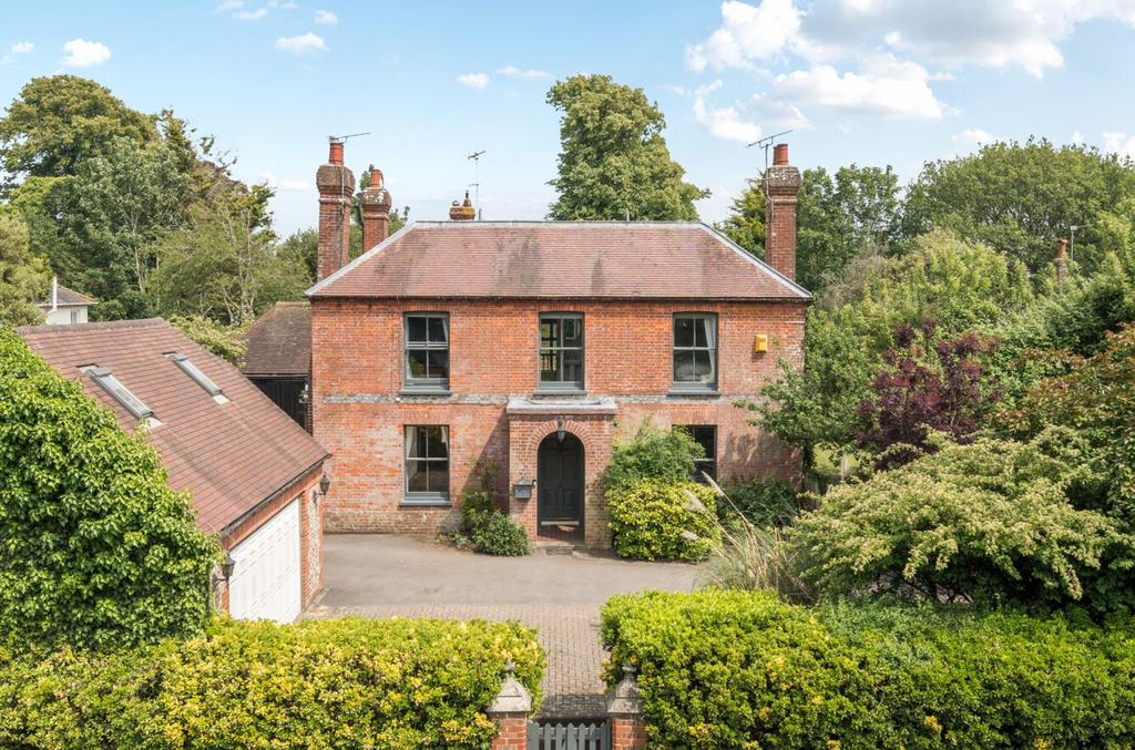 Lyminster Road, Lyminster, BN17 5 bed detached house - £1,000,000
