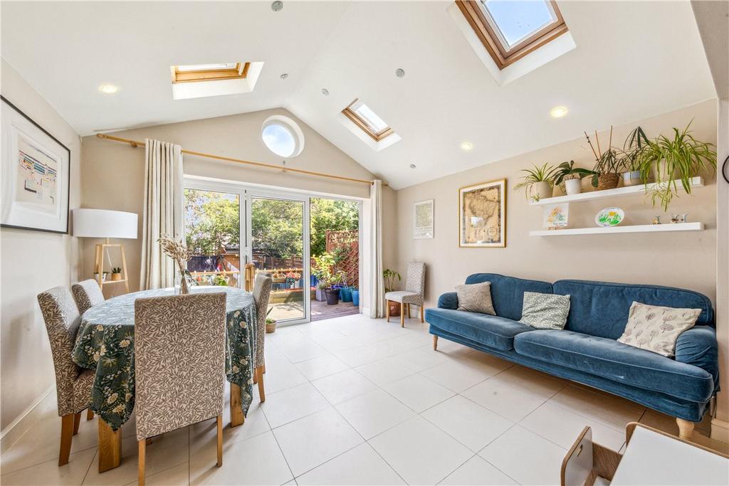 Bevin Square, London, SW17 4 bed terraced house - £4,250 pcm (£981 pw)