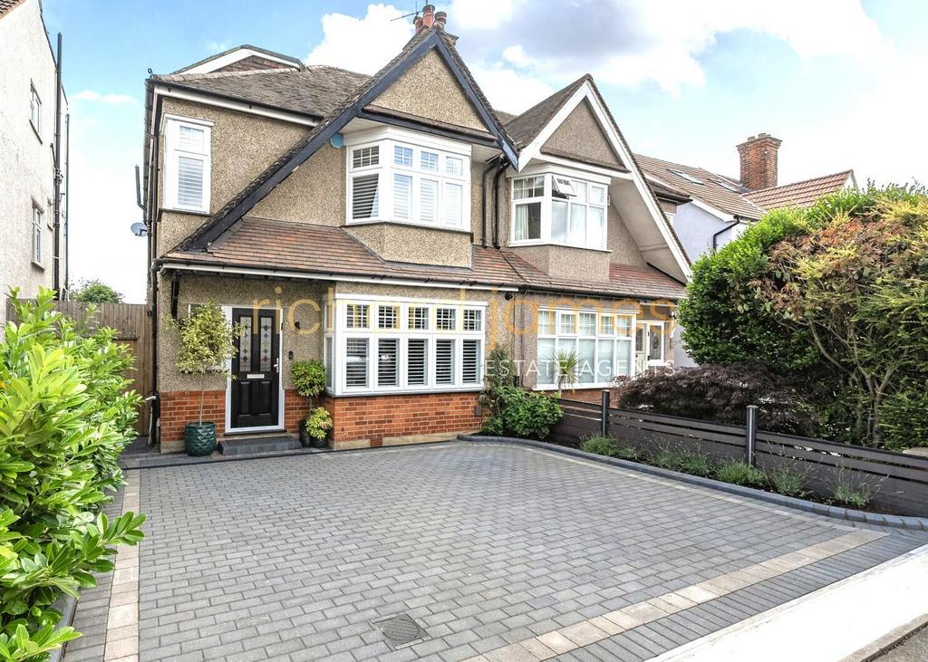 Hale Drive, London, NW7 4 bed house for sale - £899,950