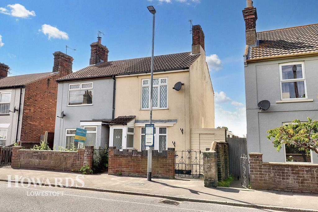 London Road, Lowestoft 3 bed semi-detached house for sale - £185,000