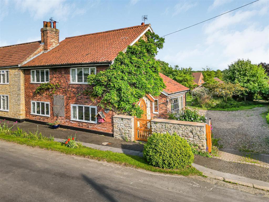'Forge House, High Road, Everthorpe, 3 bed cottage for sale - £400,000