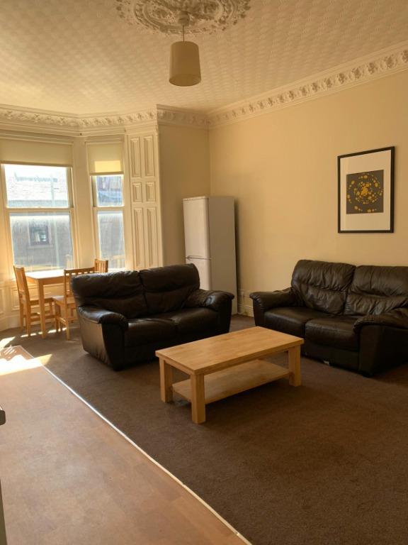 Albert Street, Stobswell DD4 3 bed flat to rent - £1,030 pcm (£238 pw)