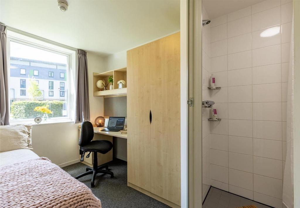 De Walden Way, Bradford BD7 1 bed in a flat share - £386 pcm (£89 pw)