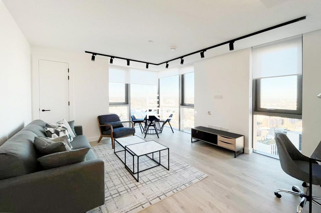 Valencia Tower, London EC1V 2 bed flat - £3,725 pcm (£860 pw)