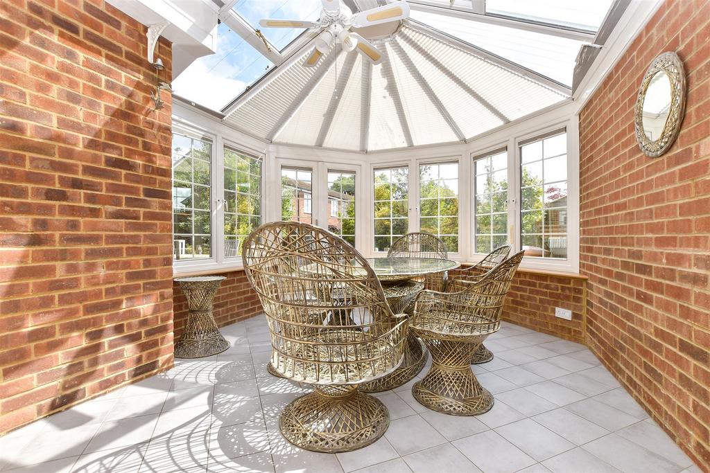 Overton Road, Sutton SM2 4 bed end of terrace house - £429,500