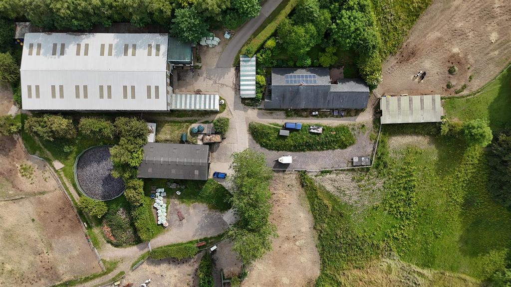Snowdon Farm Riding School, Snowdon... 5 bed country house - £1,300,000