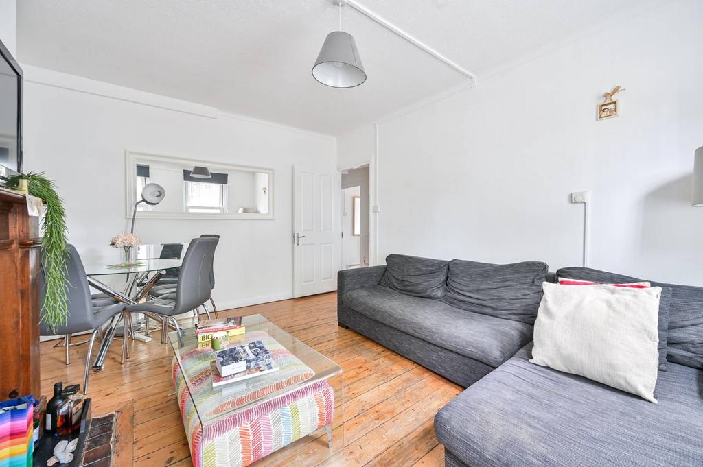 Doddington Grove, Kennington, London... 2 bed flat - £3,500 pcm (£808 pw)