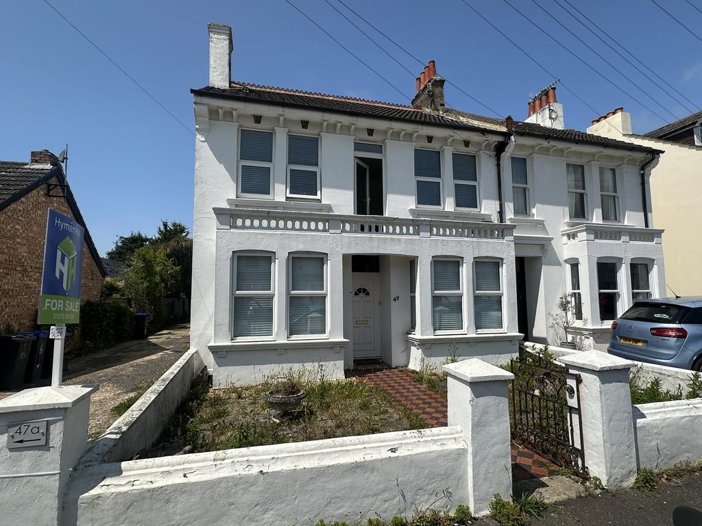 Underdown Road, West Sussex BN42 2 bed flat - £260,000