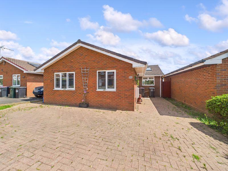 Yew Tree Grove, Bridgnorth WV16 3 bed bungalow for sale - £399,950