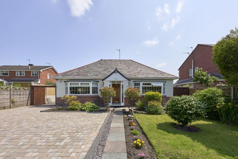 Ince Hall Avenue, Wigan WN2 2 bed bungalow for sale - £250,000