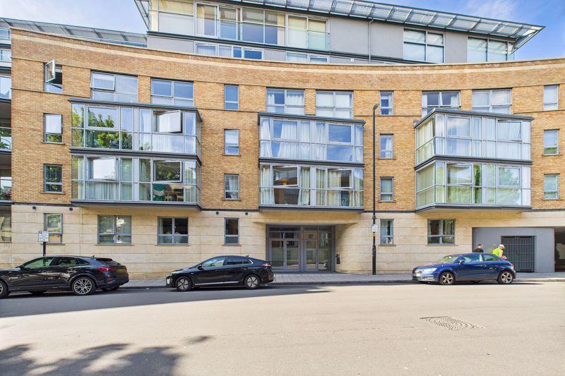 Merchants Road, Clifton 1 bed apartment to rent - £1,400 pcm (£323 pw)