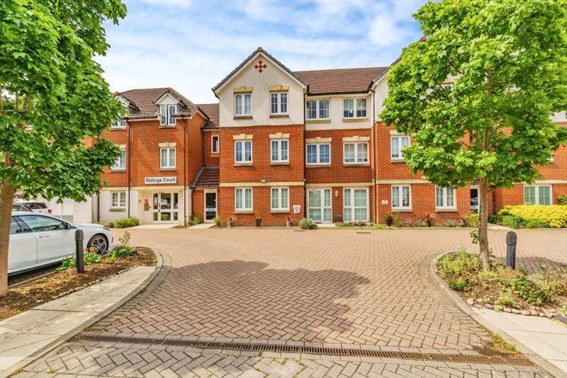 22 Prices Lane, Reigate RH2 1 bed apartment for sale - £150,000