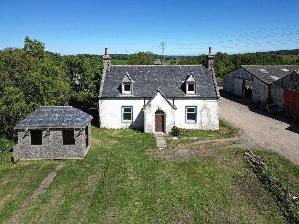 Rheeves Farmhouse, Forres, Moray, IV36 2 bed detached house - £130,000