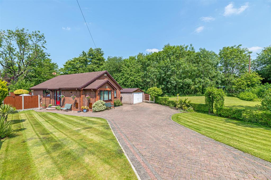Whittle Hall Lane, Great Sankey... 3 bed detached bungalow for sale - £ ...