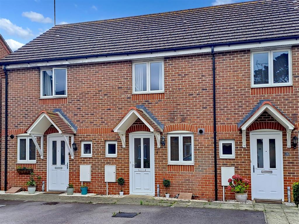 The Limes, Rustington BN16 2 bed terraced house for sale - £300,000