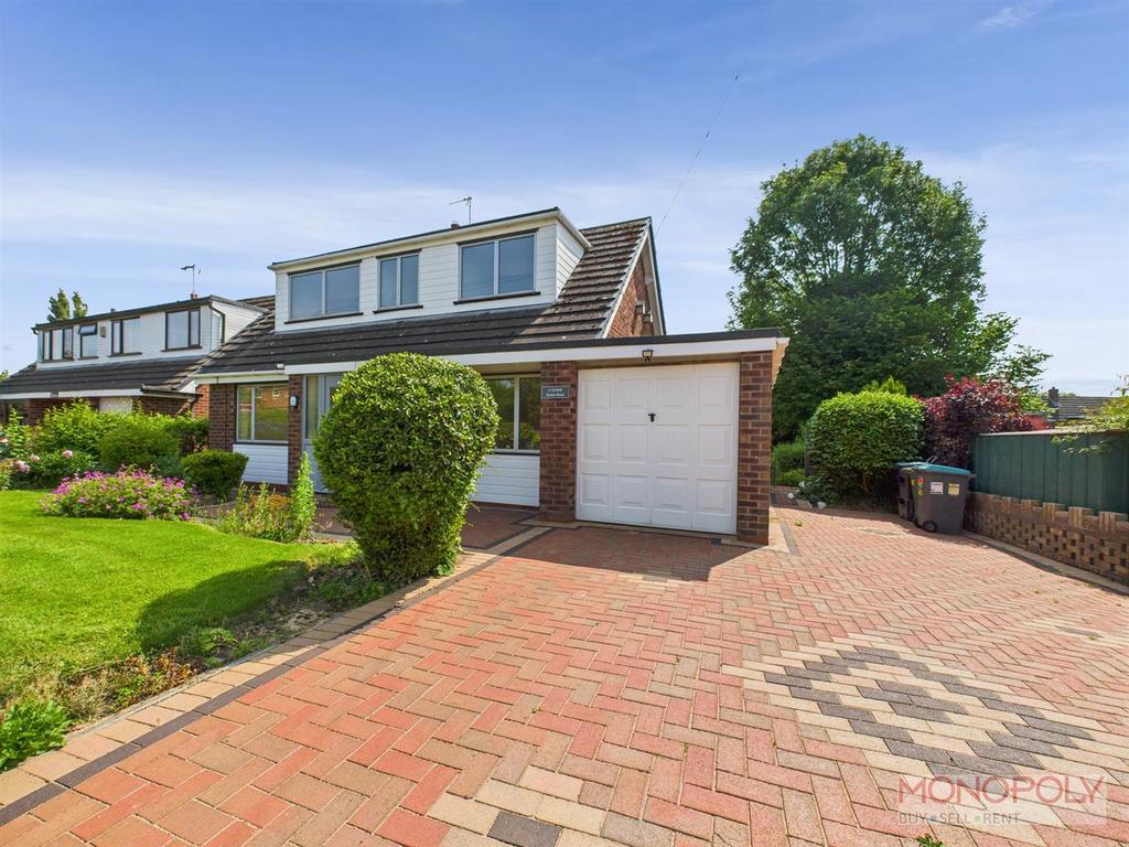 Station Road, Marchwiel, Wrexham 3 bed detached house - £264,000