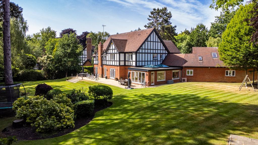 Parklands, Devisdale Road, Bowdon, WA14 5 bed detached house for sale ...