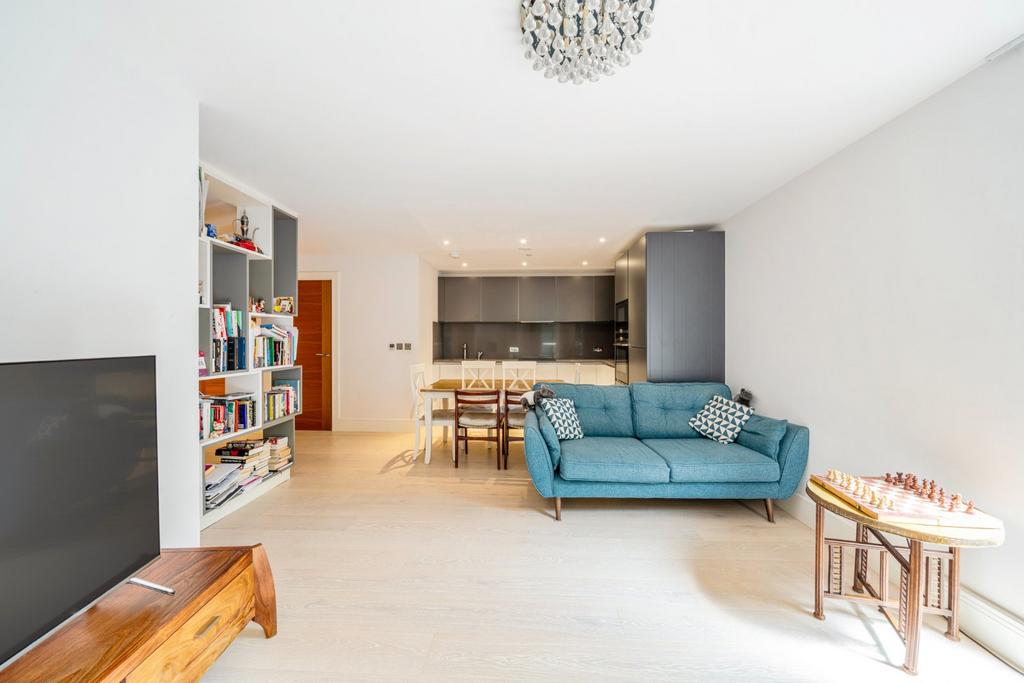 Bishops Road, London, N6 2 bed flat for sale - £775,000