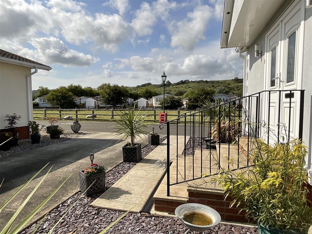 Burmash Road, Hythe, Kent 2 bed park home for sale - £275,000