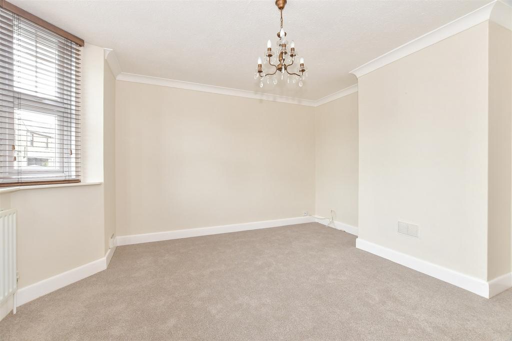 Denne Road, Horsham, West Sussex 2 bed ground floor maisonette for sale ...