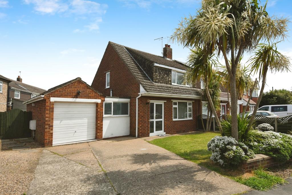 Leyburn Road, Lincolnshire LN6 3 bed semi-detached house for sale - £ ...