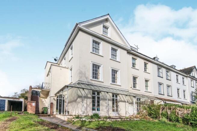 New North Road, Exeter EX4 2 bed apartment - £1,250 pcm (£288 pw)