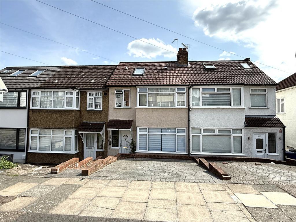 Daneland, Hertfordshire EN4 4 bed terraced house for sale - £625,000