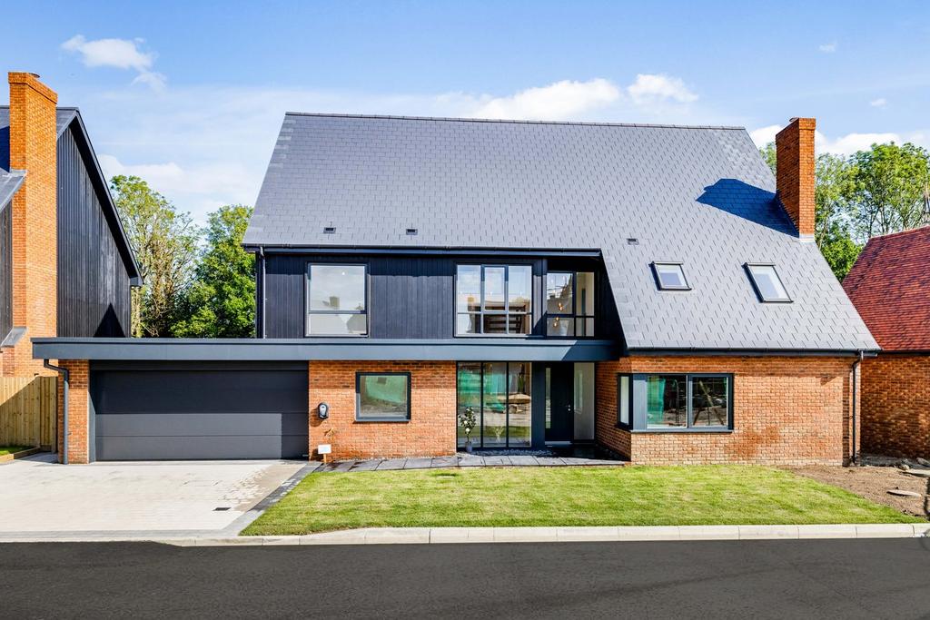 Wildflower Close, Fernfield Lane... 5 bed detached house for sale - £ ...