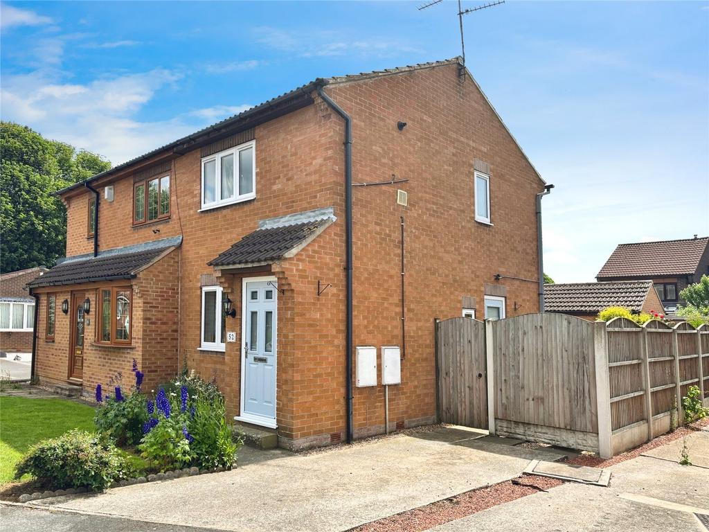 Pasture Close, Doncaster DN3 2 bed semi-detached house for sale - £150,000