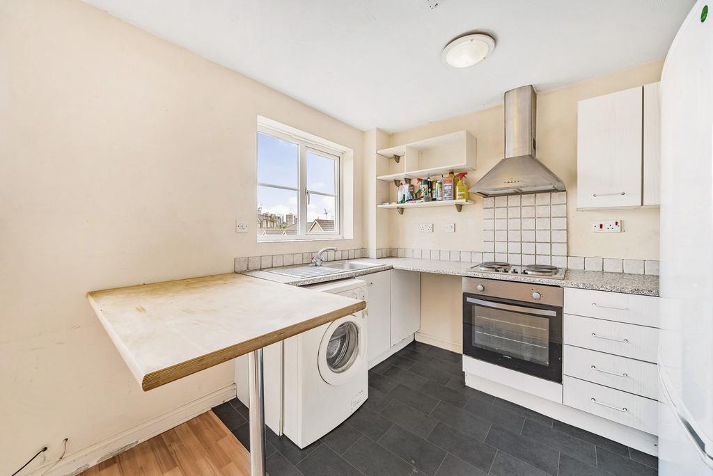 Joseph Hardcastle Close, London, SE14 2 bed flat to rent - £1,700 pcm ...
