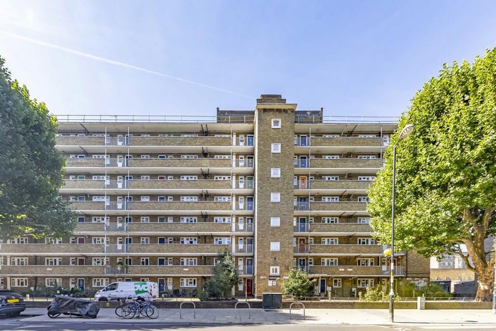 Great Suffolk Street, London SE1 3 bed flat - £3,298 pcm (£761 pw)