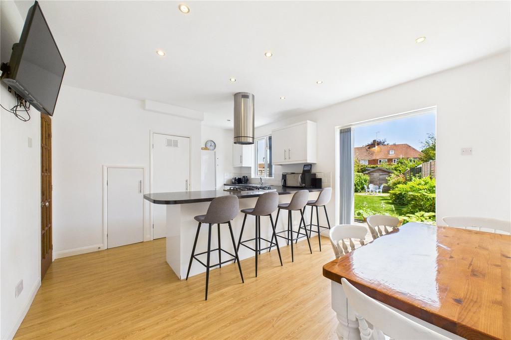 Ifield Road, West Green, Crawley... 3 bed semi-detached house to rent ...