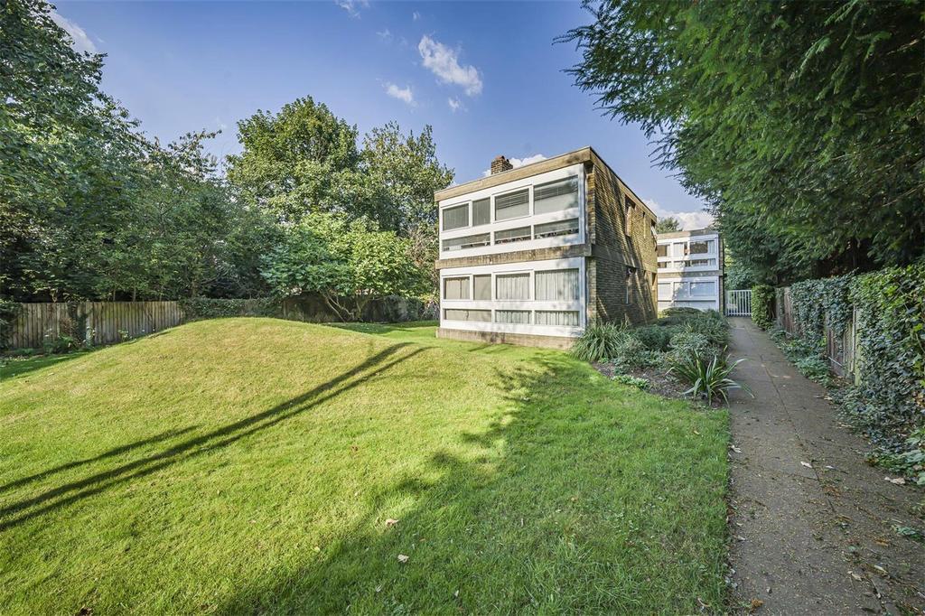 Langham House Close, Richmond 2 bed apartment to rent - £2,195 pcm (£ ...