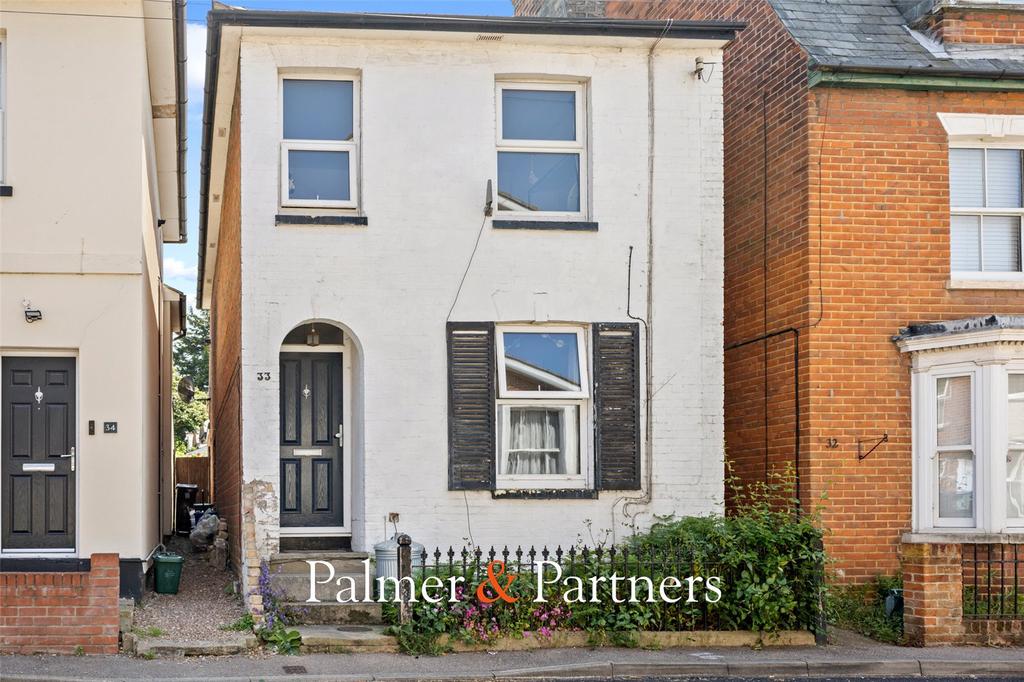 Alexandra Road, Colchester, Essex, CO3 4 bed detached house - £300,000